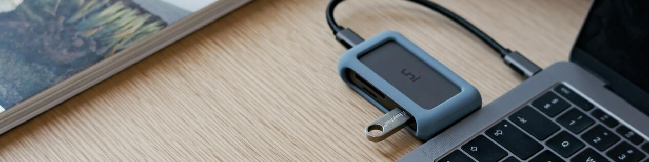 Portable Card Reader On Laptop - LinkedIn Background - Get some ...